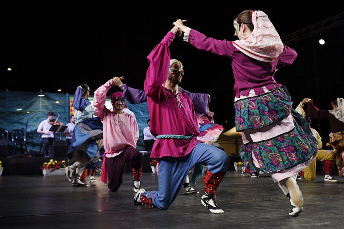 Tot a punt per rebre les danses del món en la 36a Mostra de Dansa ...